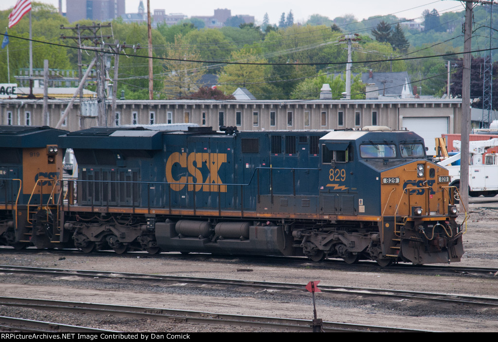 CSX 829